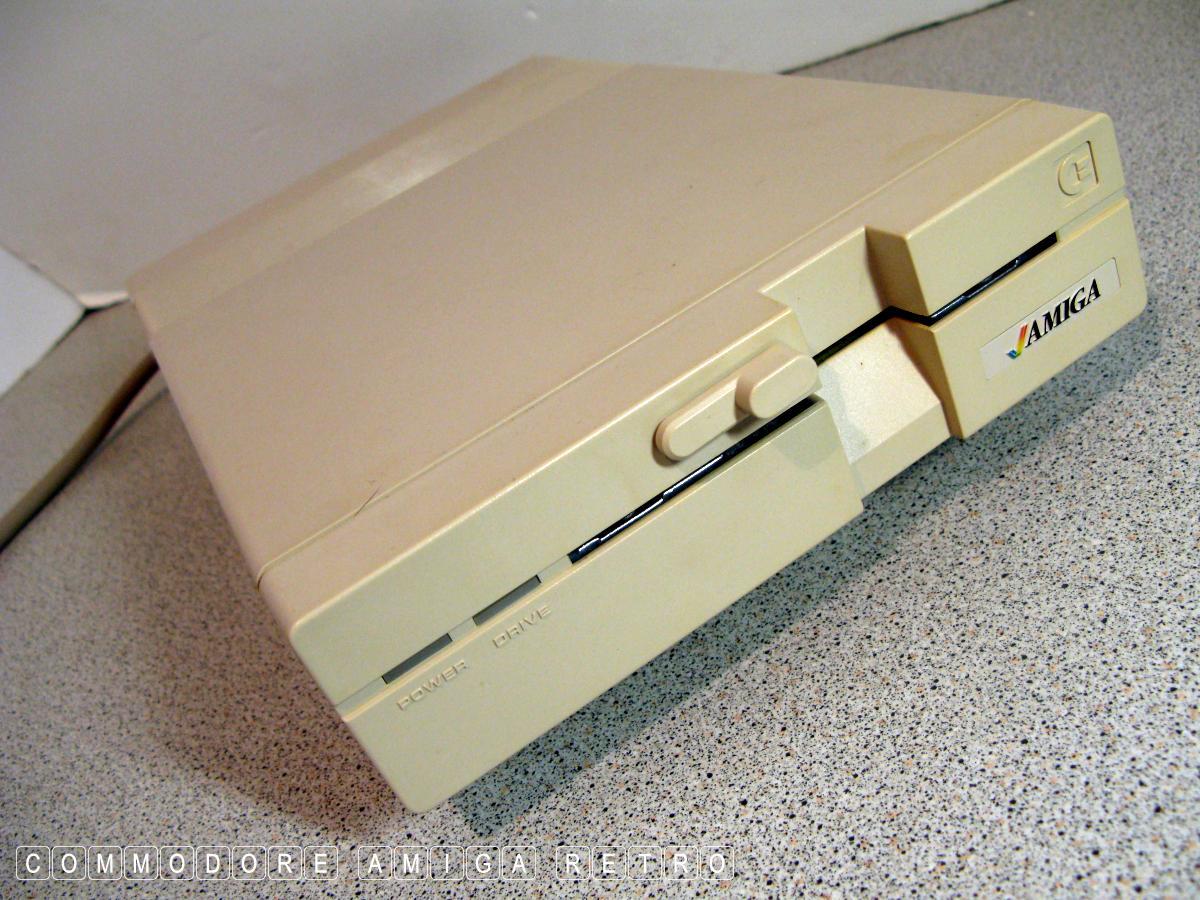 scuzzblogdfebruary22_0602 Amiga 1011 - External Floppy Disk.