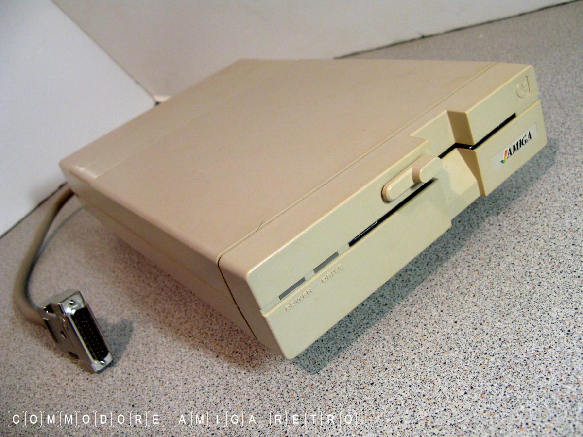 scuzzblogdfebruary22_0602 Amiga 1011 - External Floppy Disk.